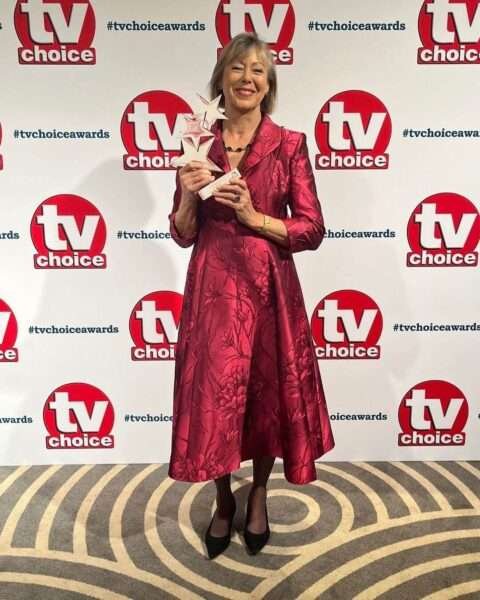 How Old Is Jenny Agutter? Bio, Age, Height, Father, Family, Wiki ...