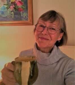 How Old Is Jenny Agutter? Bio, Age, Height, Father, Family, Wiki ...