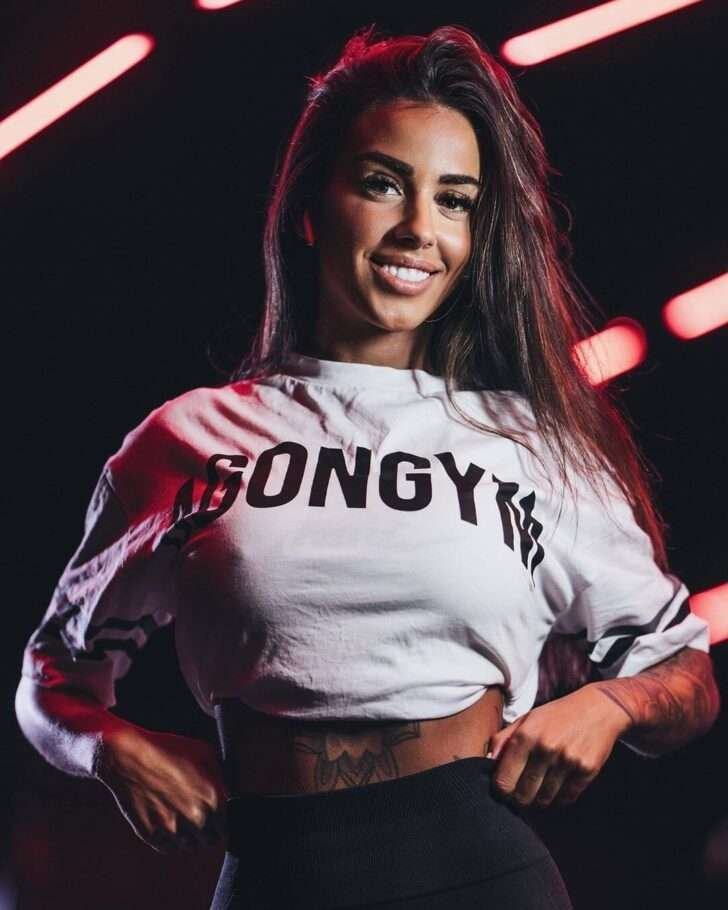 What Is The Height Of Mireia Porras? Bio, Age, Weight, Family, Net ...