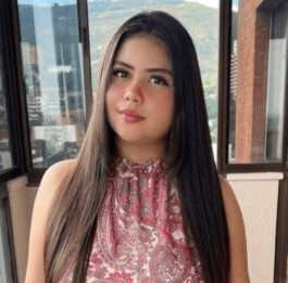 How Old Is Valentina Salazar? Biography, Alluring Fashion Model ...