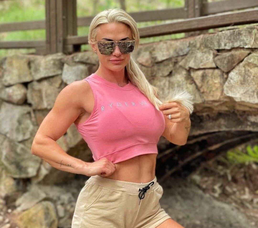 How Old Is Bec Kaiser? Bio, Age, Height, Wiki, Birthplace, Family, Net ...