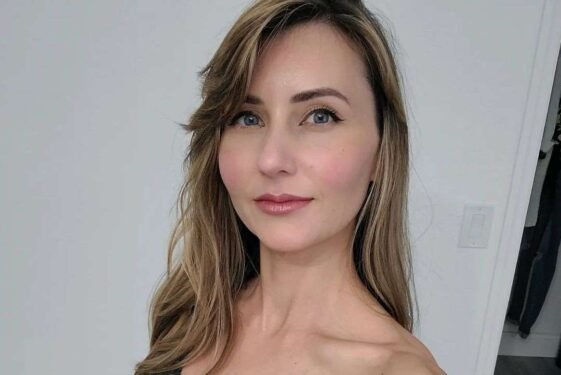 How Old Is Jamie Marie? Bio, Height, Age, Net Worth, Yoga Instructor ...