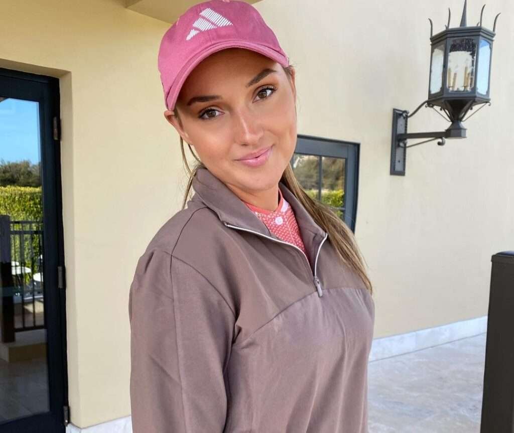 How Old Is Sara Winter? Bio, Age, Height, Birthplace, Professional ...