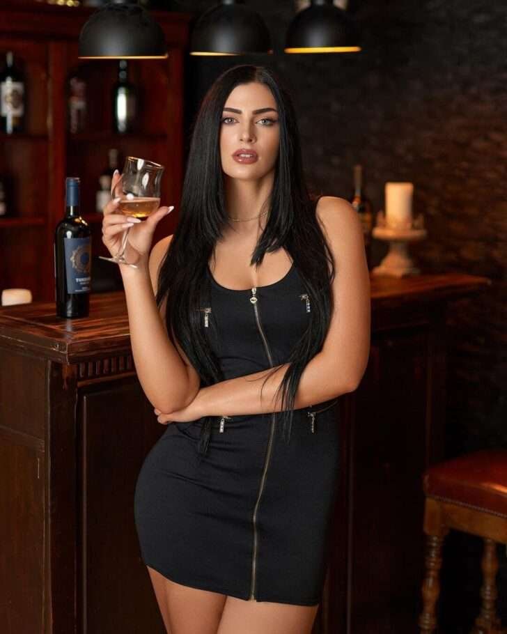 How Old Is Ms Jacklyn? Bio, Height, Wiki, Net Worth, Family, Fitness ...