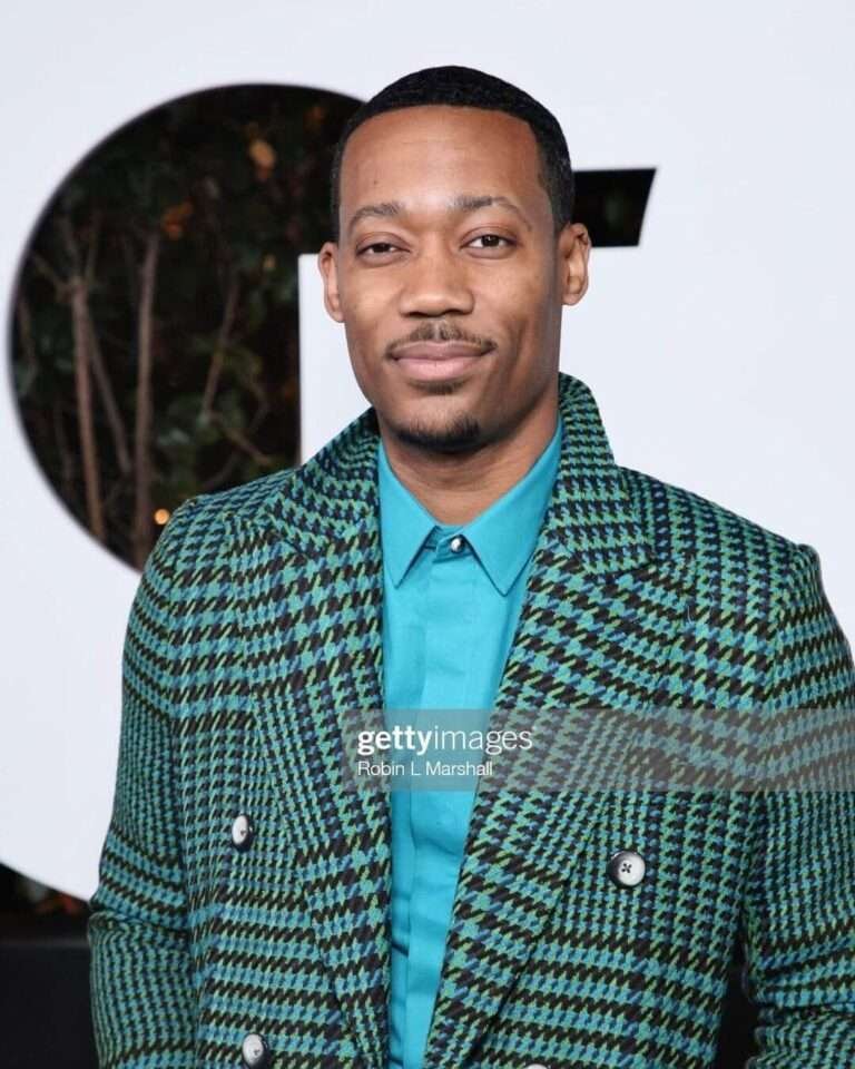 How Tall Is Tyler James Williams? Height, Bio, Brothers, Net Worth, Age ...