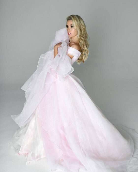 How Old Is Jenna Davis? Bio, Net Worth, Age, Height, Family, — InstaMix ...