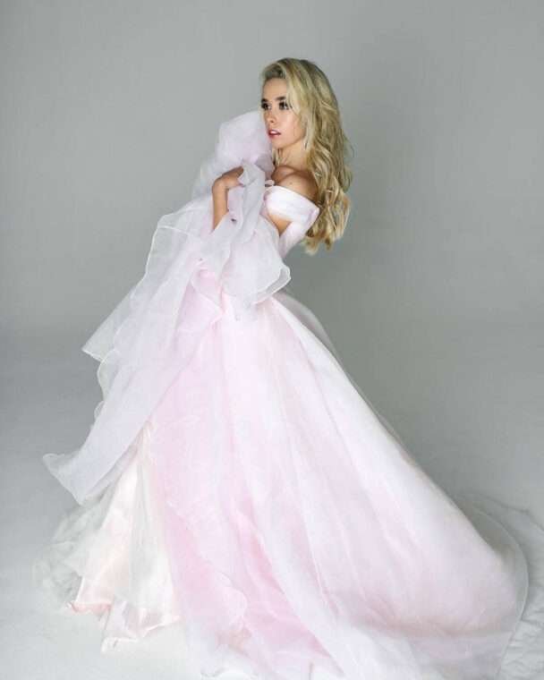 How Old Is Jenna Davis? Bio, Net Worth, Age, Height, Family, — InstaMix ...